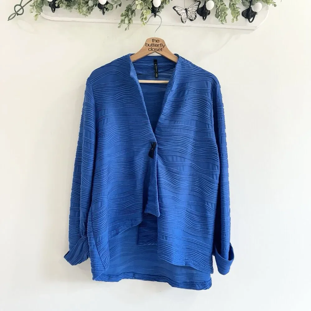 IC By Connie K | Tops | Ic By Connie K Blue Textured Toggle Closure ...